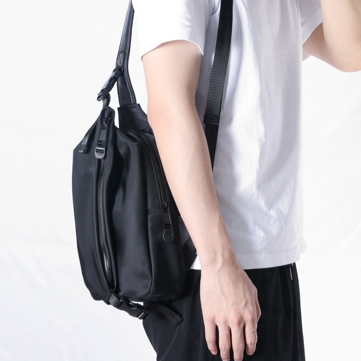 Black Nylon Sling Bag Mens Waterproof Sling Pack Nylon Crossbody Backp ...